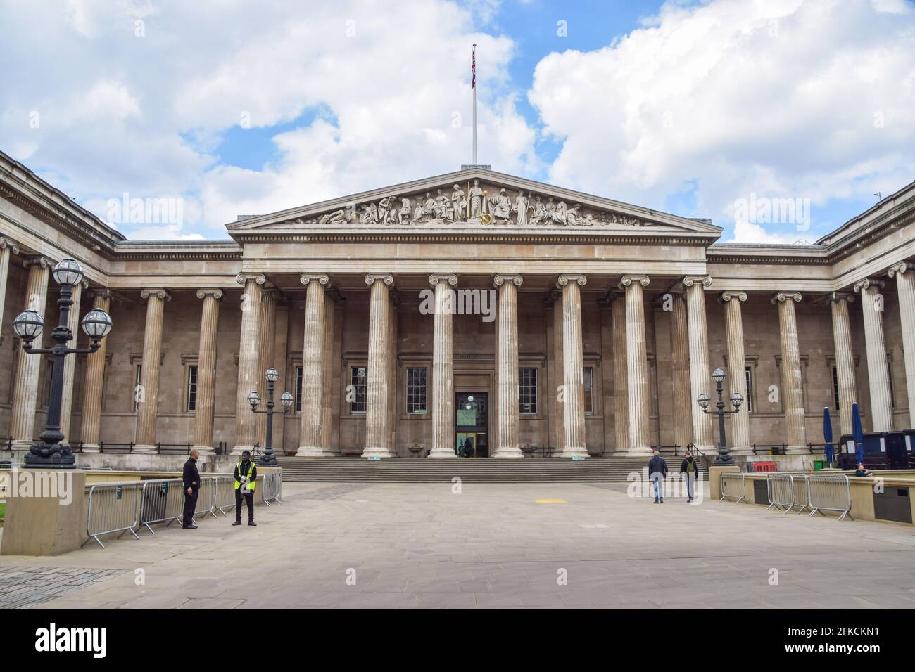 National portrait gallery reopening hi-res stock photography and images ...