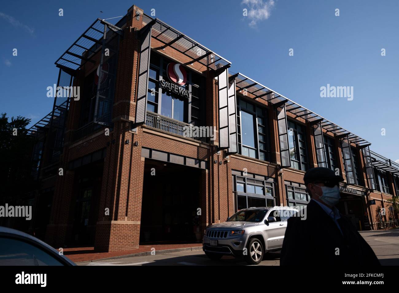 Safeway supermarket logo hi-res stock photography and images - Alamy