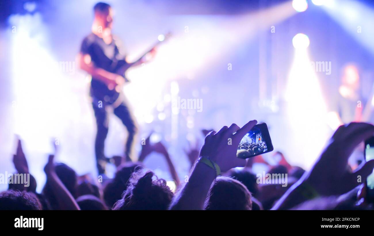 Man mobile recording event hi-res stock photography and images - Alamy