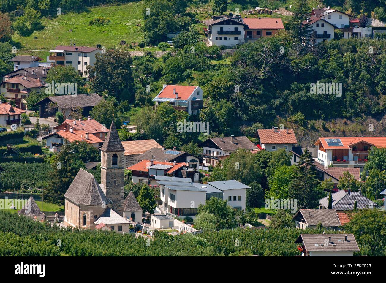 Morter village with San Dionisio church, Martell Valley (Martelltal ...