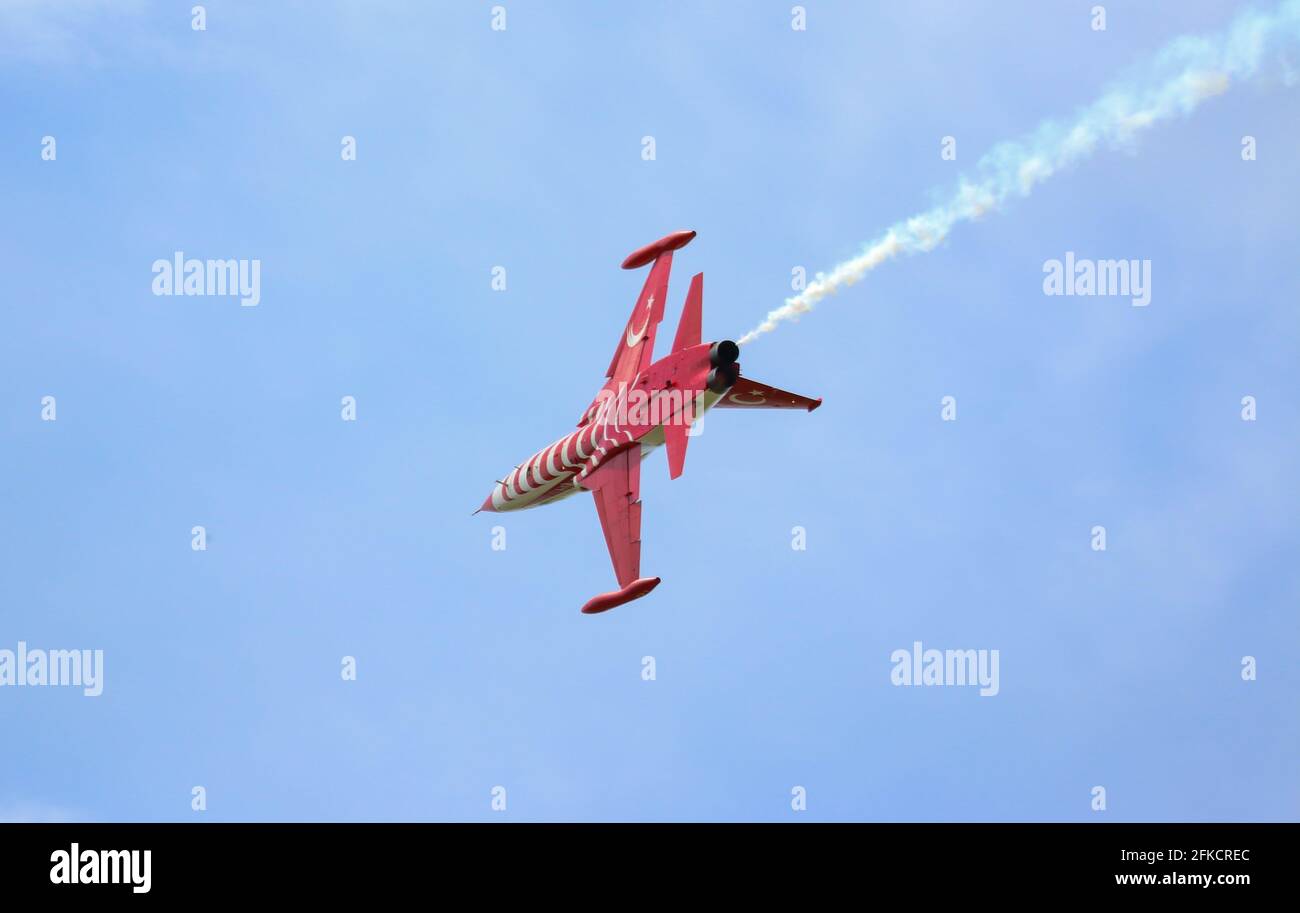 Airshow, Turkish Stars jet air force demonstration Team Acrobatics ...