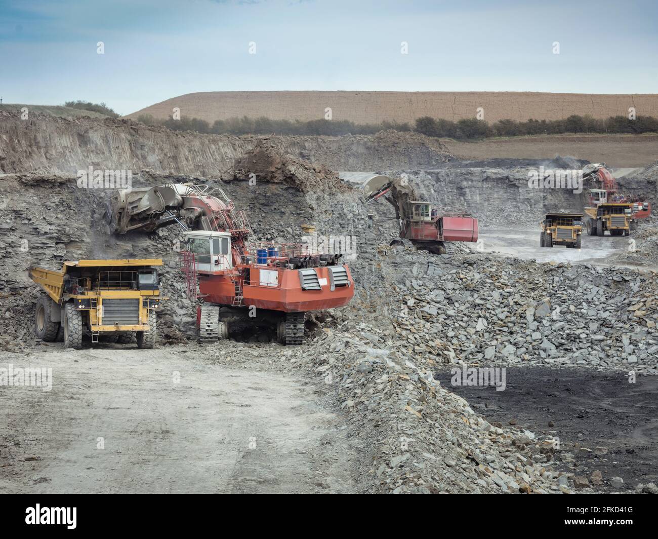 Open cast coalmine hi-res stock photography and images - Alamy