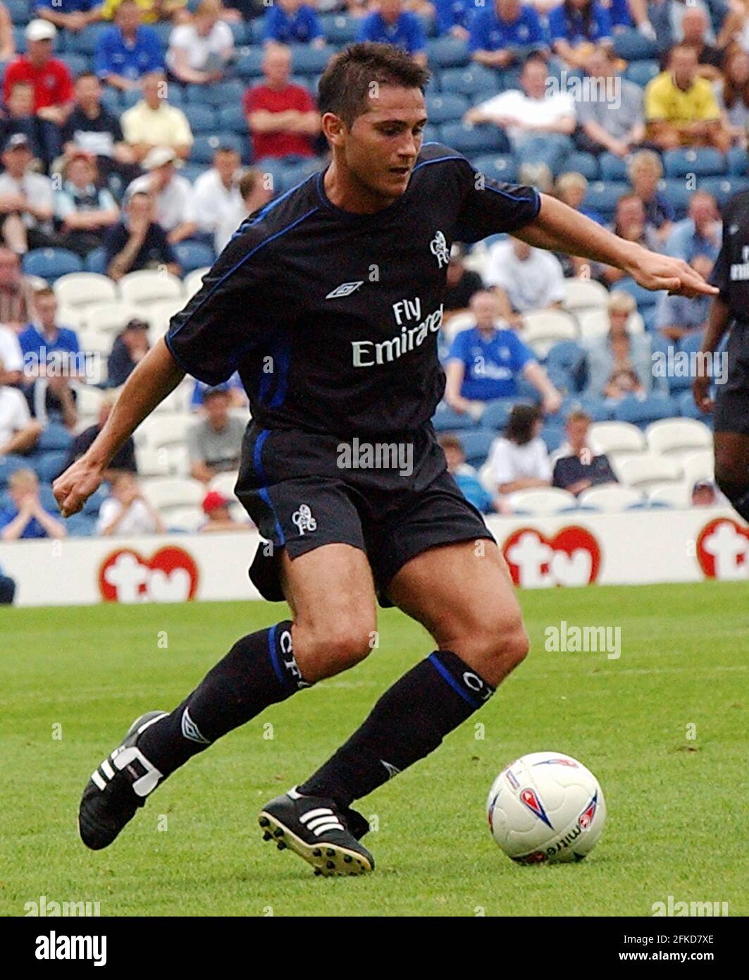 PORTSMOUTH V CHELSEA FRANK LAMPARD. PIC MIKE WALKER, 2002 Stock Photo ...