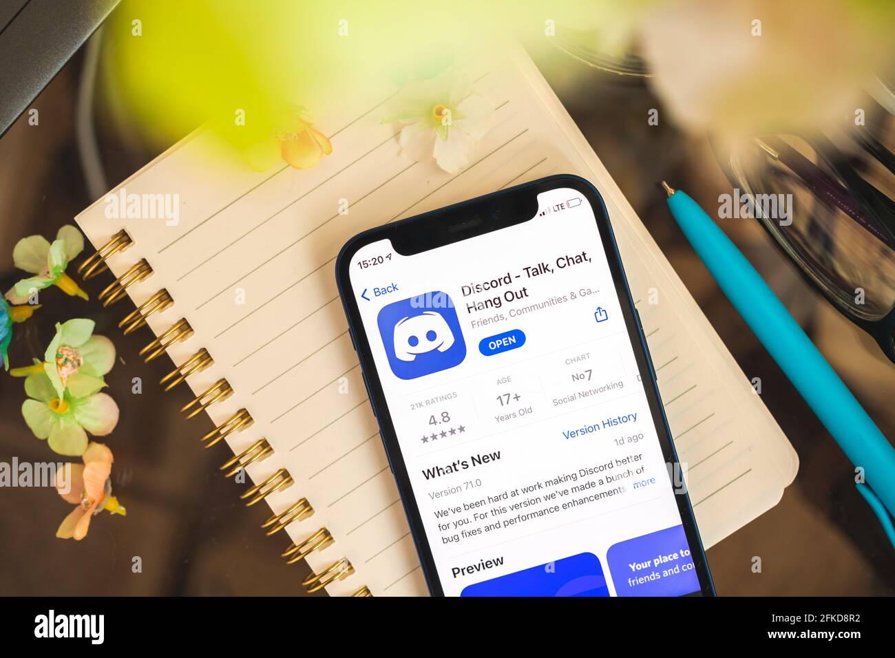 Discord website hi-res stock photography and images - Alamy