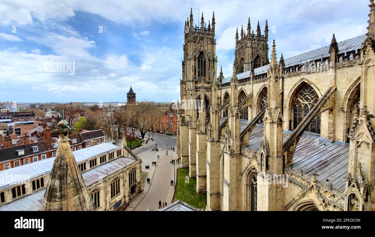 York cathedral exterior yorkshire hi-res stock photography and images ...