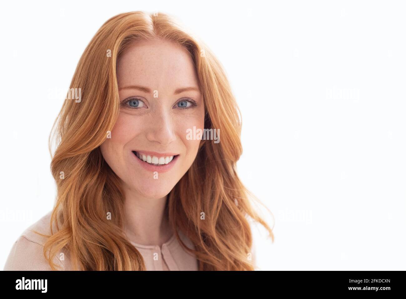 Woman 30s smiling hi-res stock photography and images - Alamy