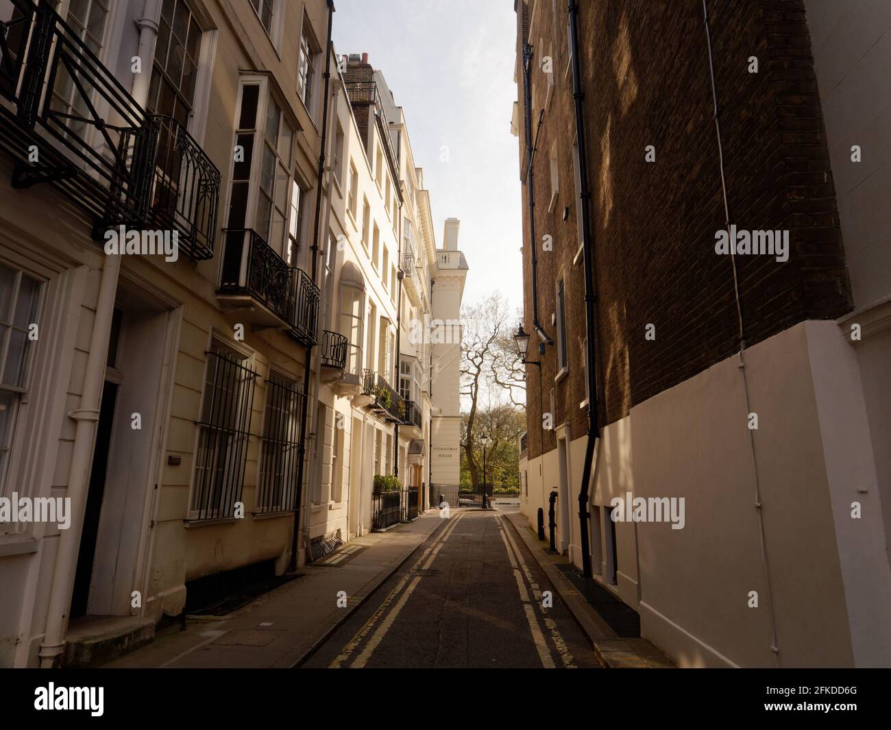 Cleveland street london hi-res stock photography and images - Alamy