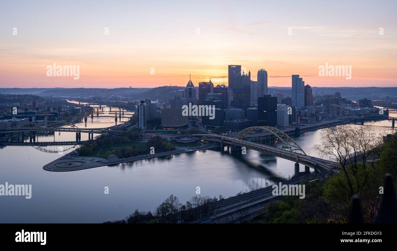 Downtown Pittsburgh from The Duquesne Incline at Sunrise Stock Photo ...