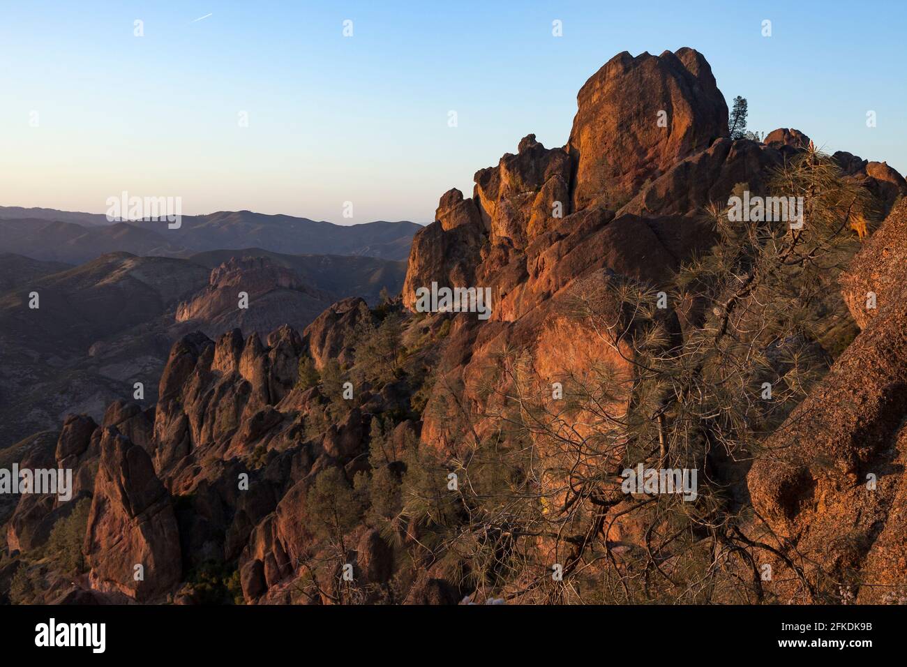 Sunset on the High Peeks and Balconies at Pinnacles National Park in ...