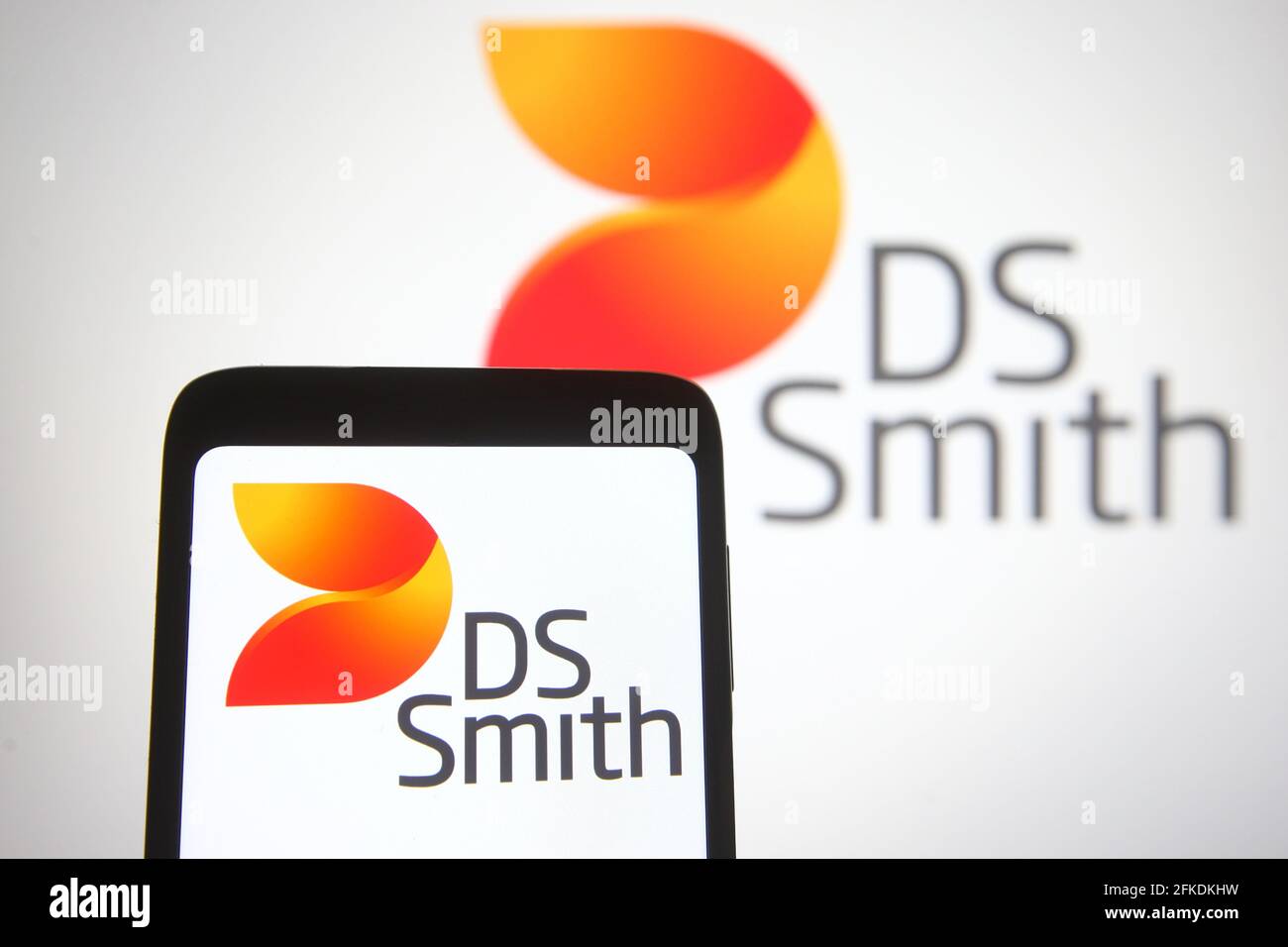 Ds smith logo hi-res stock photography and images - Alamy