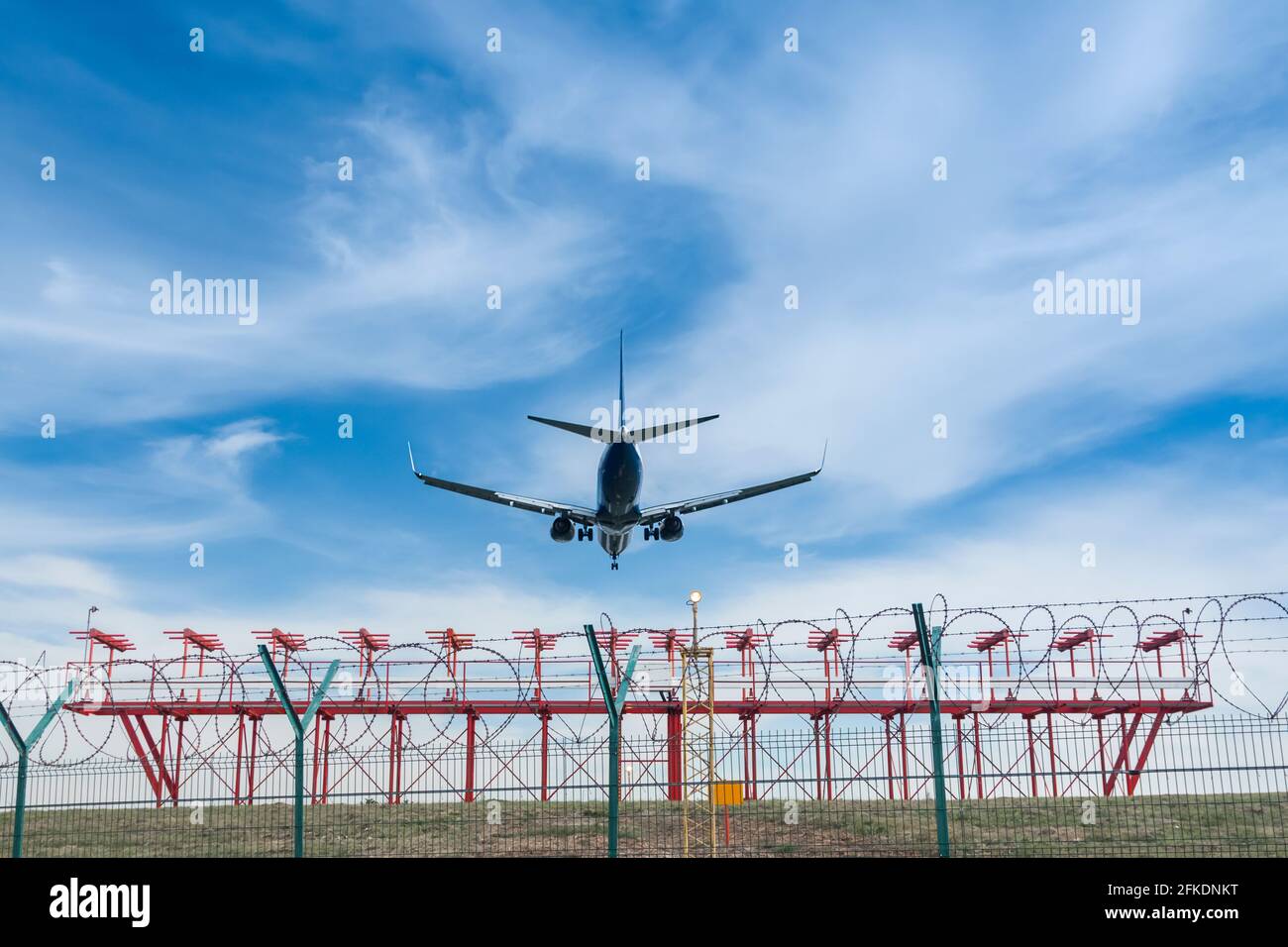 Approach lighting system hi-res stock photography and images - Alamy