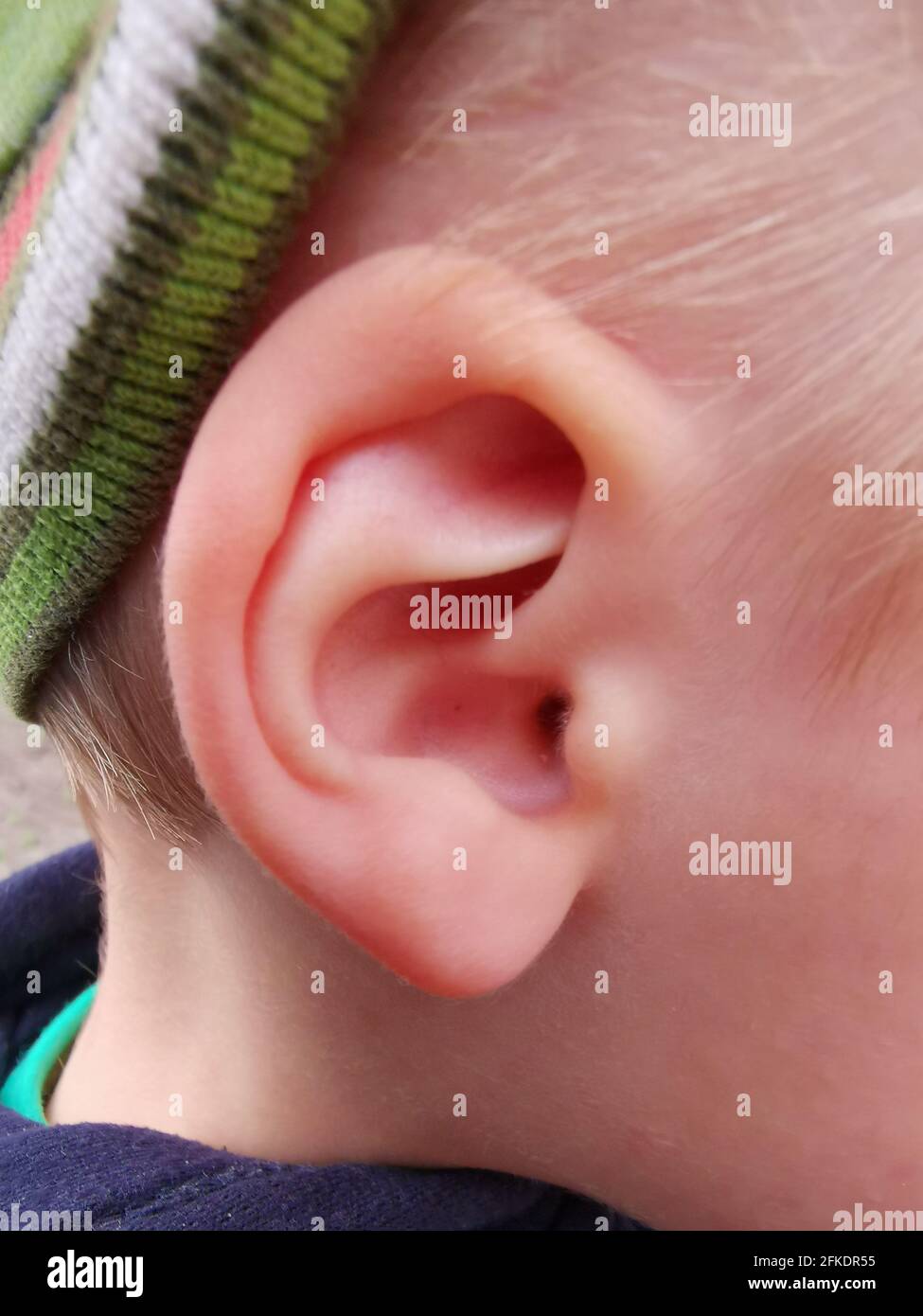 Ear child anatomy hi-res stock photography and images - Alamy