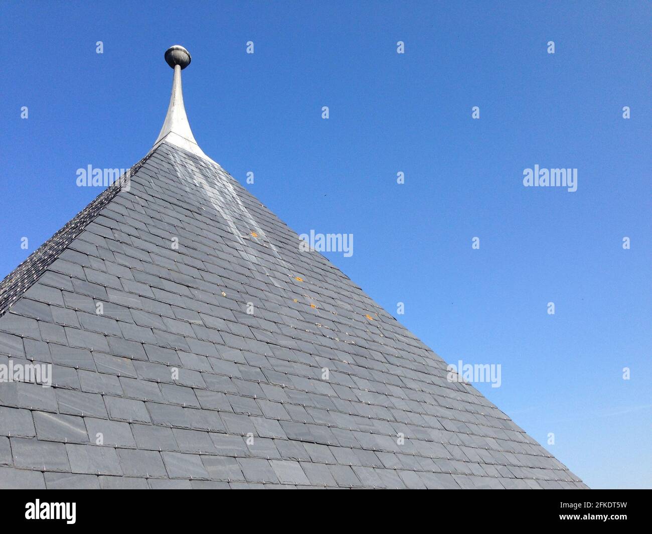 Low angle shot of the Brederode castle roof under a clear sky in ...