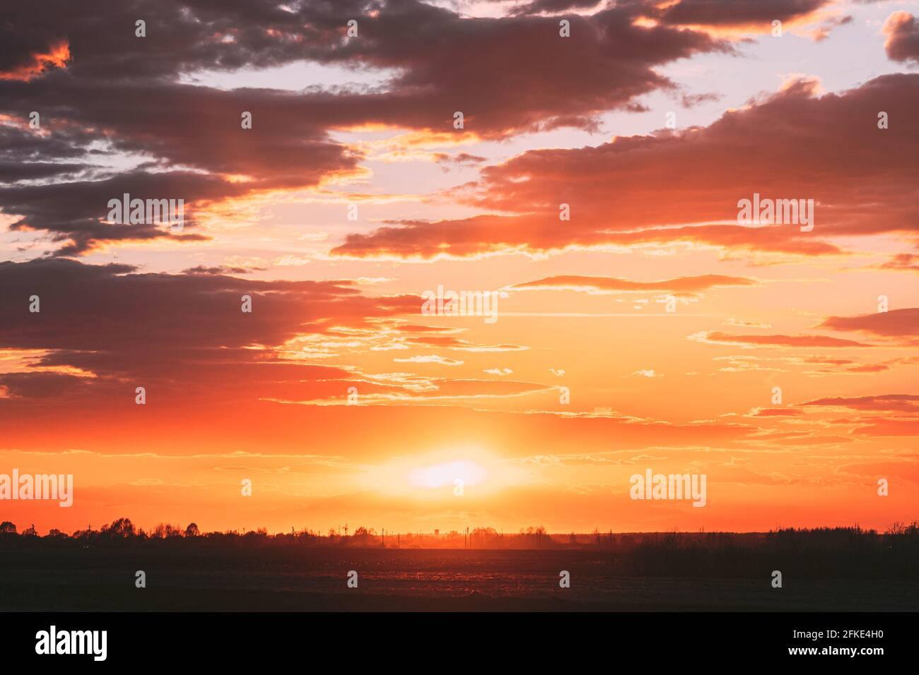 Sun Shine During Sunset Above Empty Spring Countryside Rural Soil ...