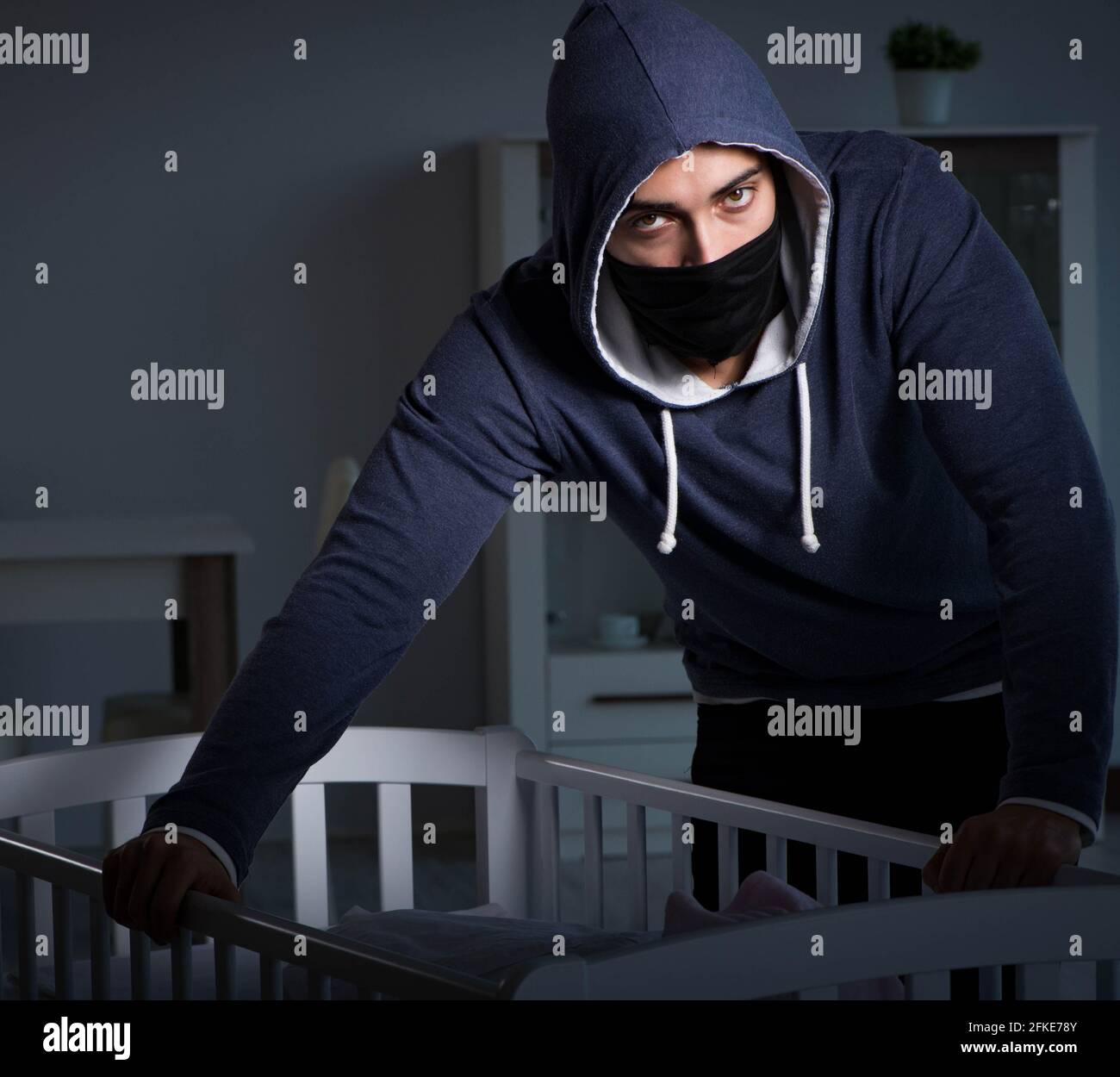 Kidnap child night hi-res stock photography and images - Alamy