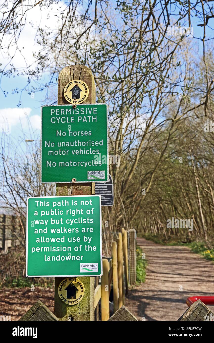 Permissive Cycle Path sign Stock Photo - Alamy