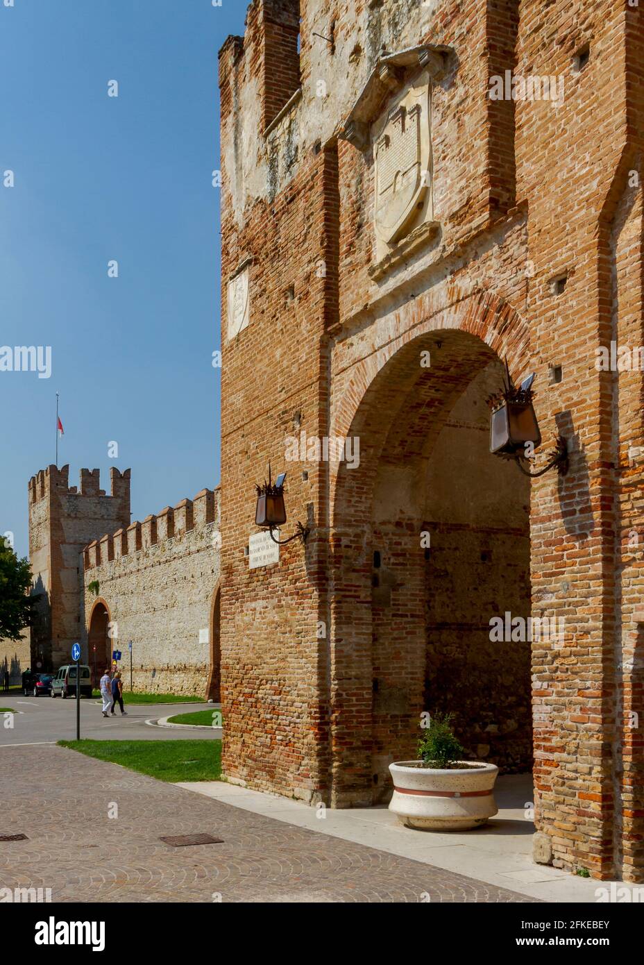 View of Soave's castle near Verona Stock Photo - Alamy