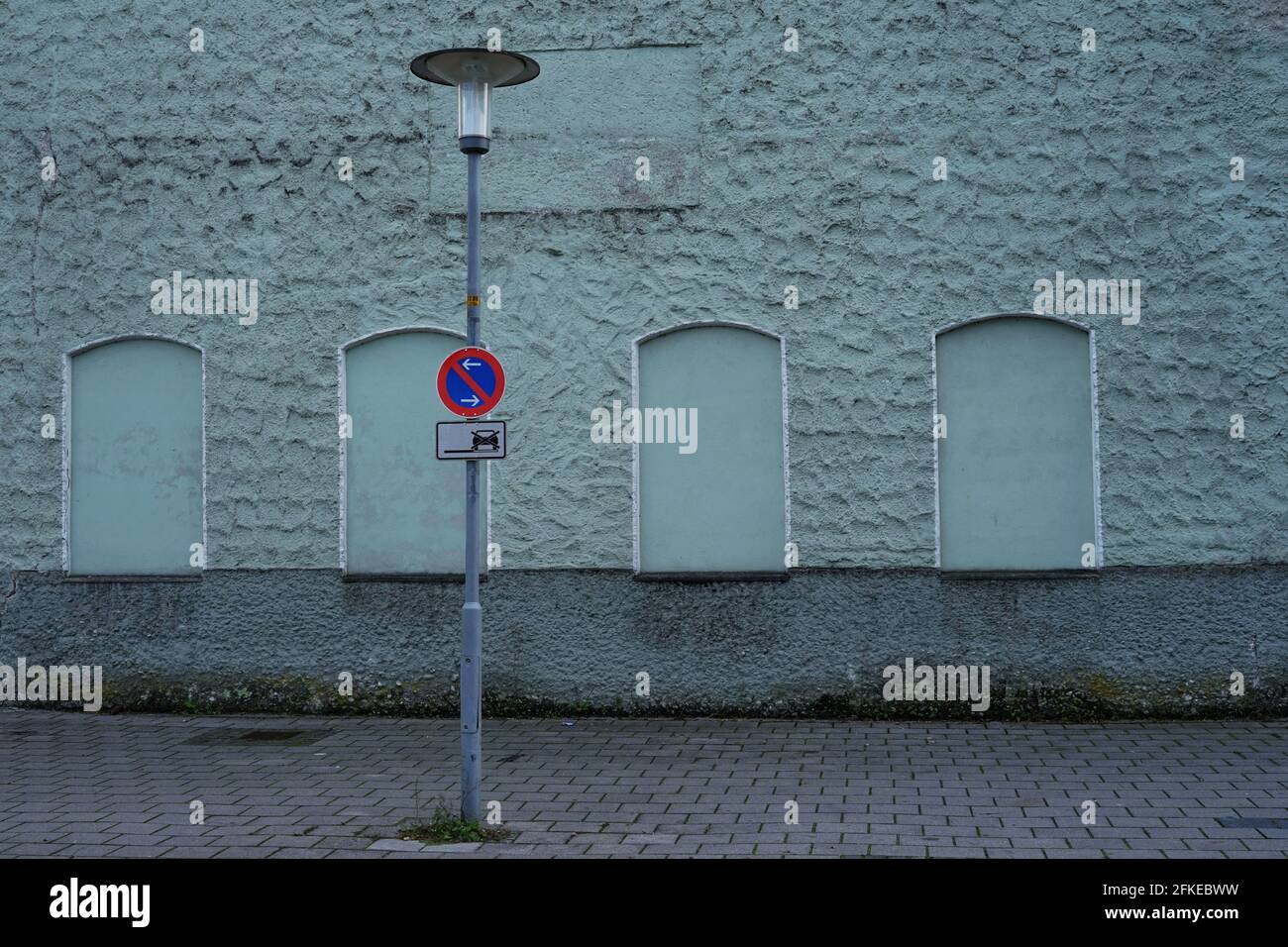 Bricked up windows window hi-res stock photography and images - Alamy