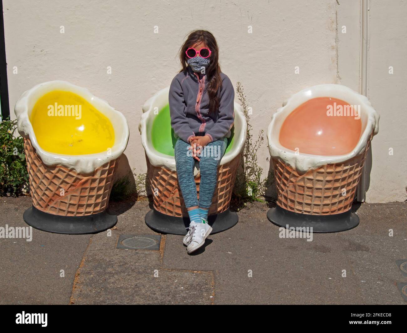 Ice cream shop seats hi-res stock photography and images - Alamy