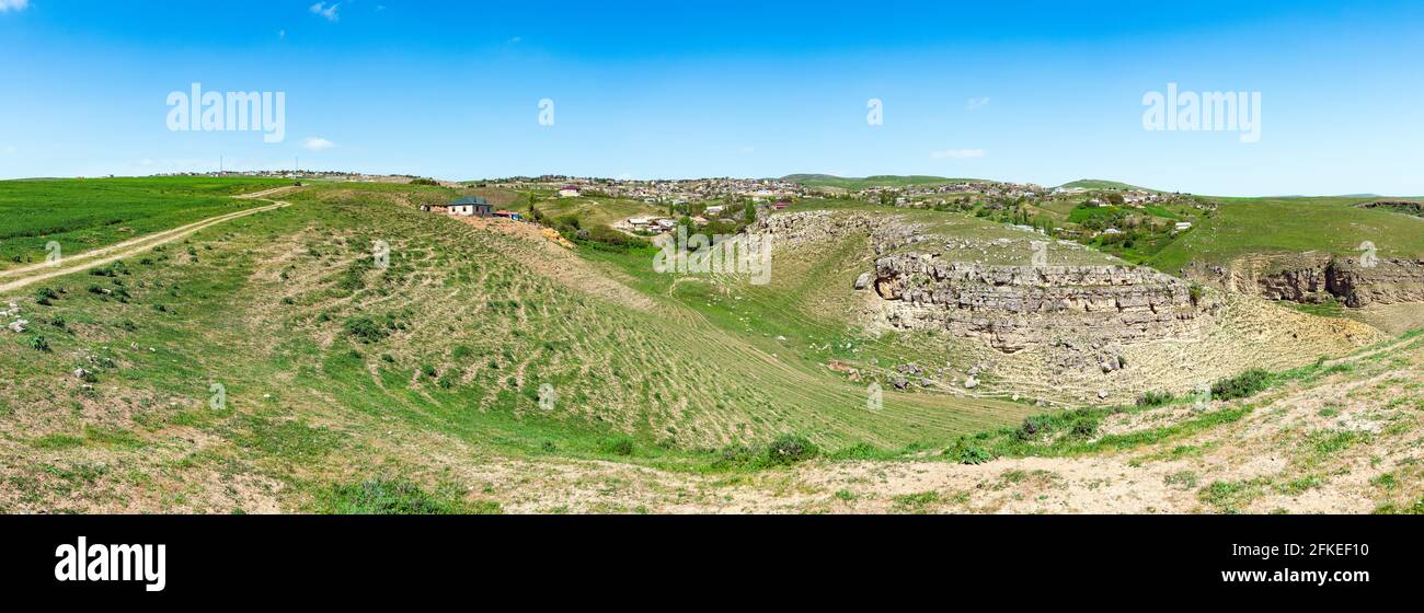 Hilly area hi-res stock photography and images - Alamy