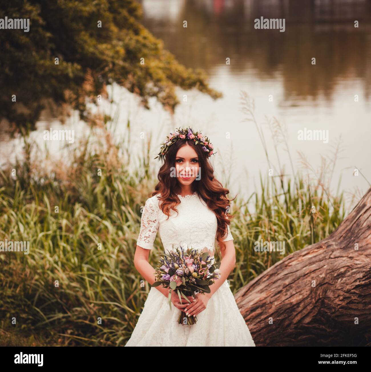 Cute bride hi-res stock photography and images - Alamy