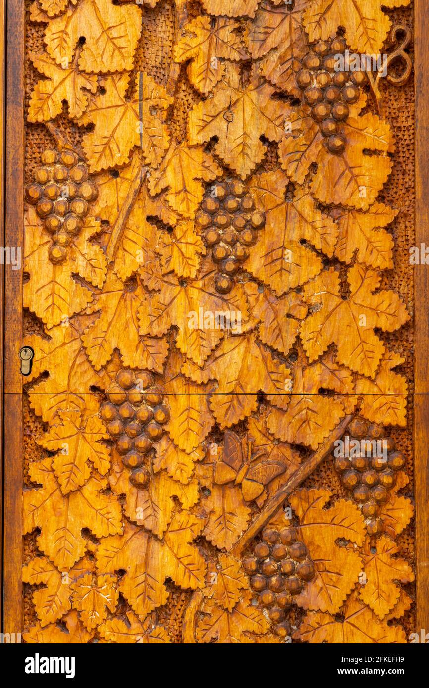 wood carving of grape leaves and grapes Stock Photo - Alamy