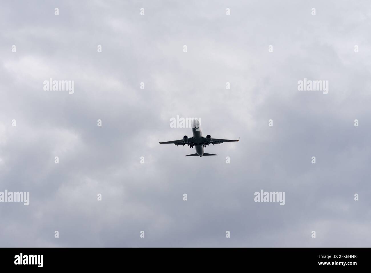 Low angle shot of a helicopter hi-res stock photography and images - Alamy