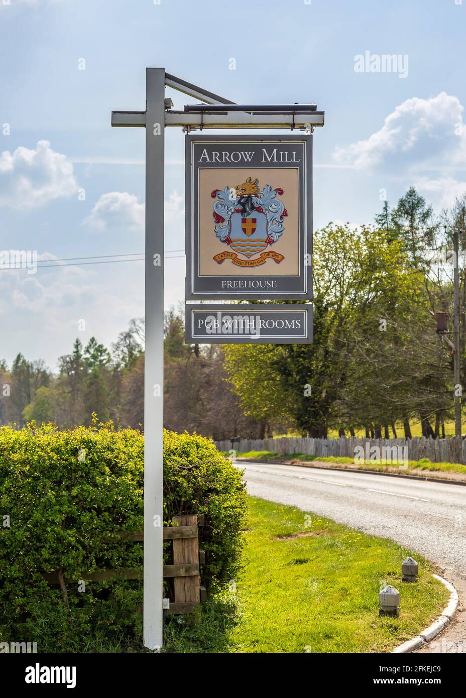 Arrow Mill Pub Restaurant in Arrow, Warwickshire, England Stock Photo ...