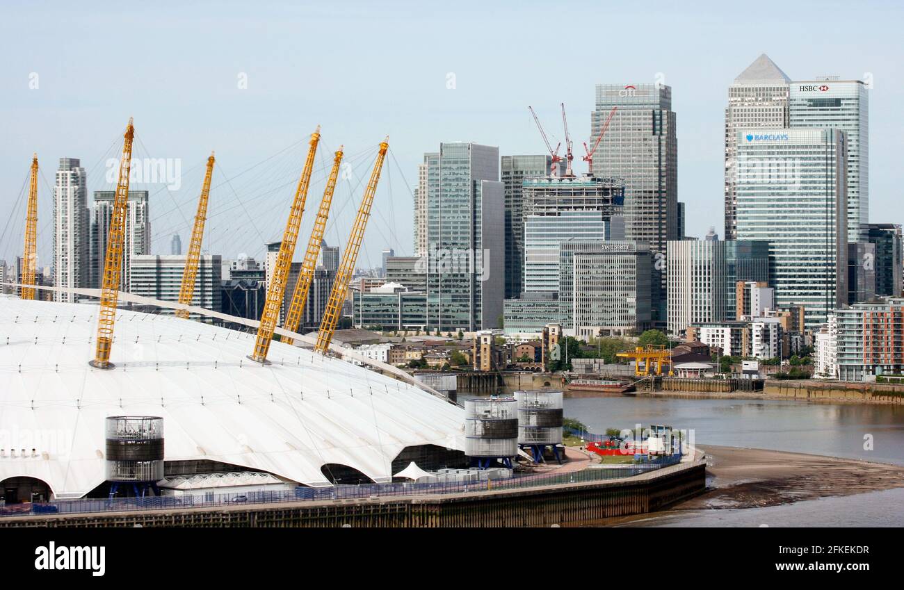 LONDON - MAY 26: London Skyline, seen from Emirates Air Line cable car ...