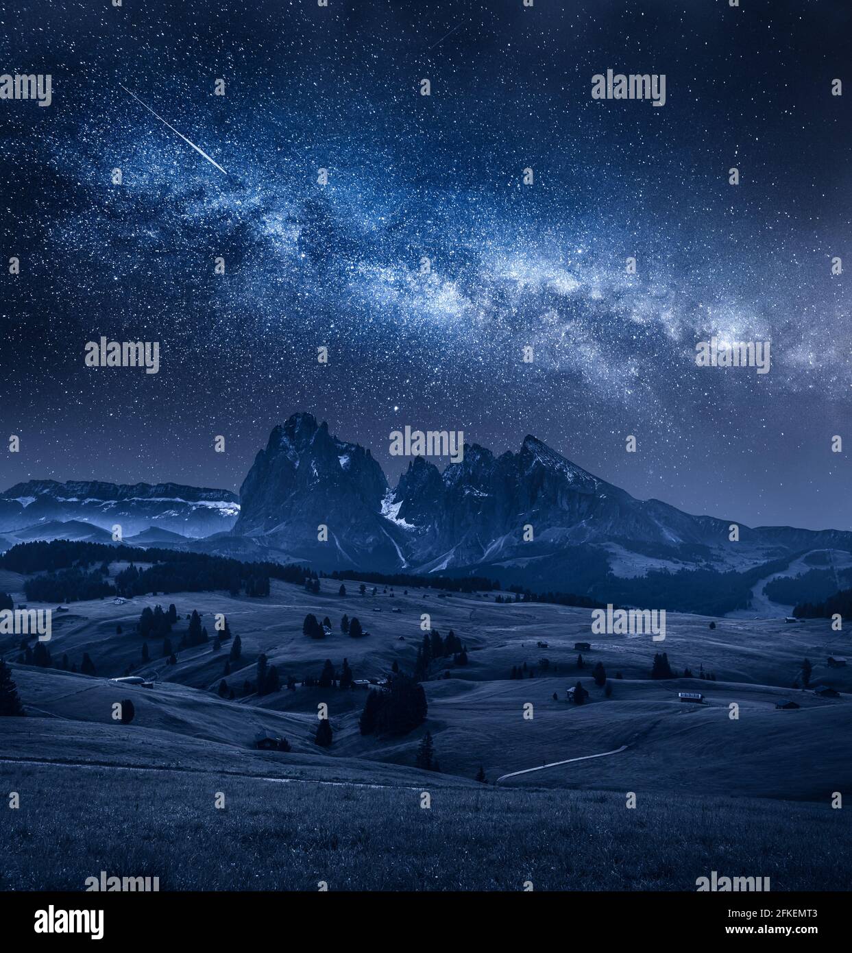 Milky way over Alpe di Siusi in Dolomites, Italy Stock Photo - Alamy