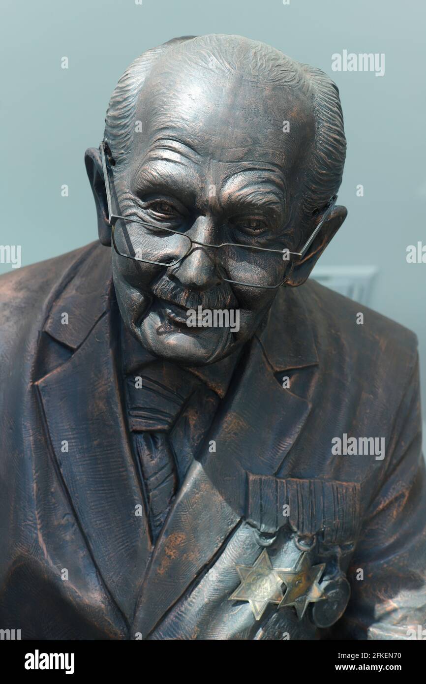 Tony clark sculpture hi-res stock photography and images - Alamy