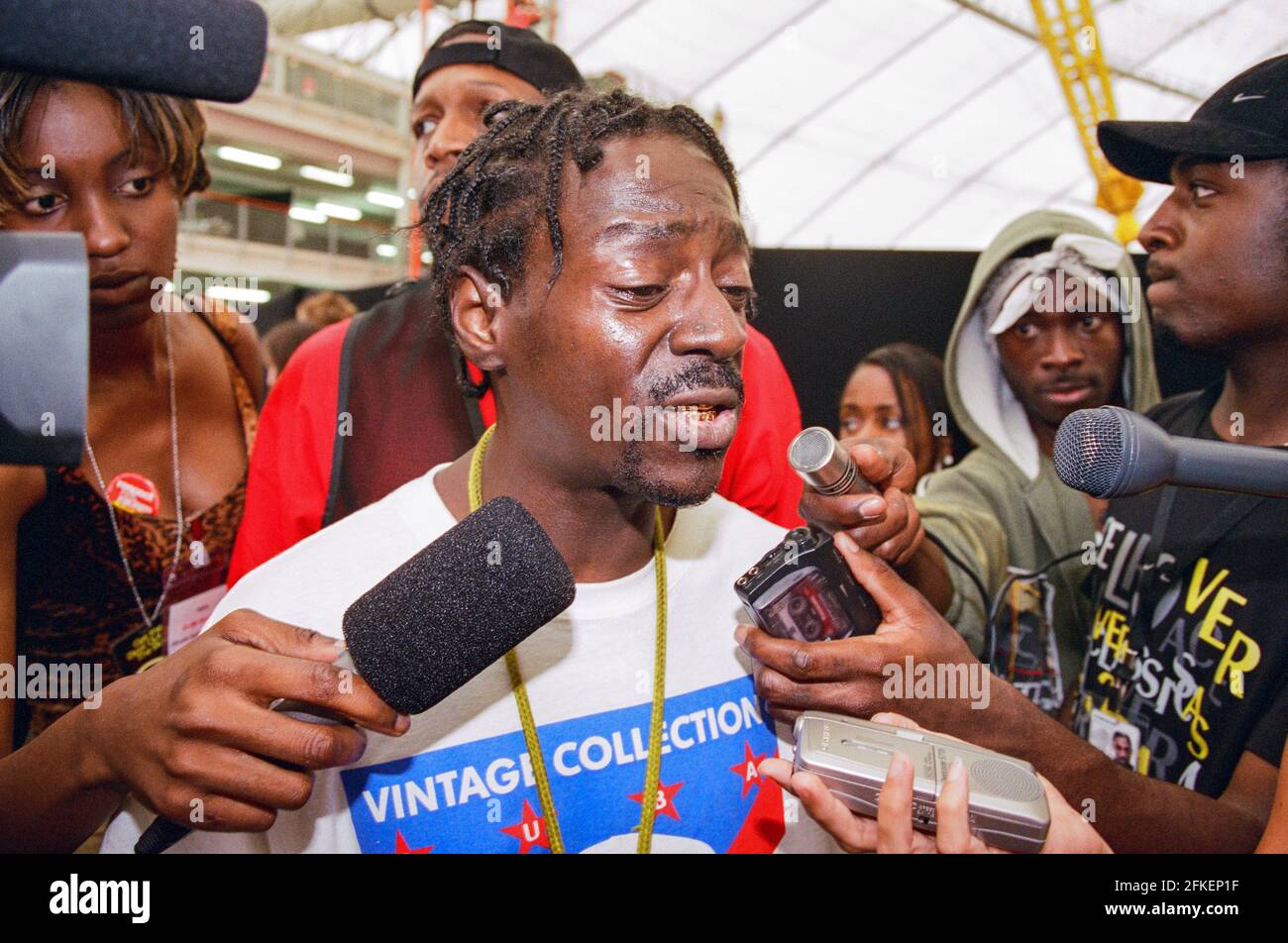 Flava flav rapper hi-res stock photography and images - Alamy