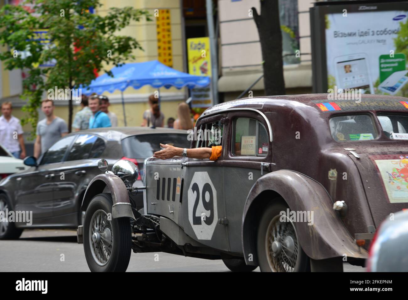 Report from the motor-rally of old-timers Paris-Peking, 2013, crossing ...