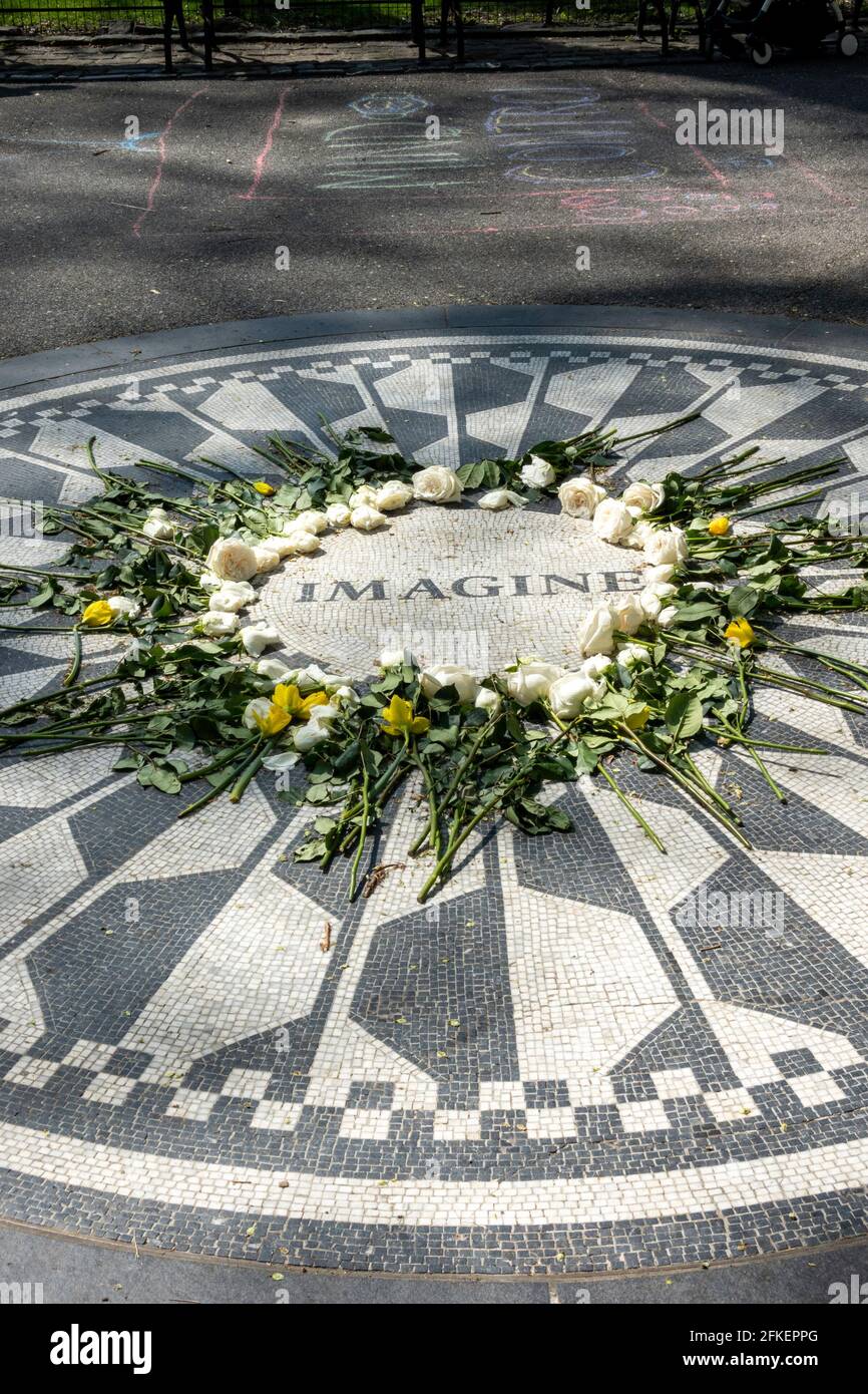 John lennon memorial imagine mosaic strawberry fields hi-res stock ...