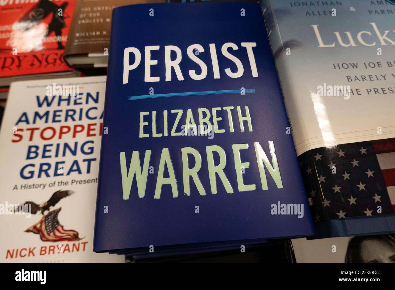 Booksellers table hi-res stock photography and images - Alamy