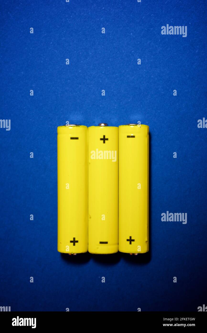 Small electric batteries household hi-res stock photography and images ...