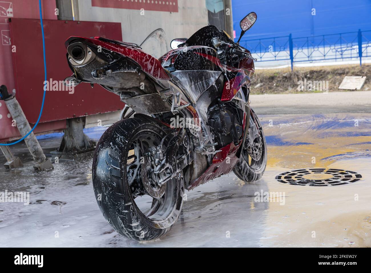 Motorcycle wash hi-res stock photography and images - Alamy