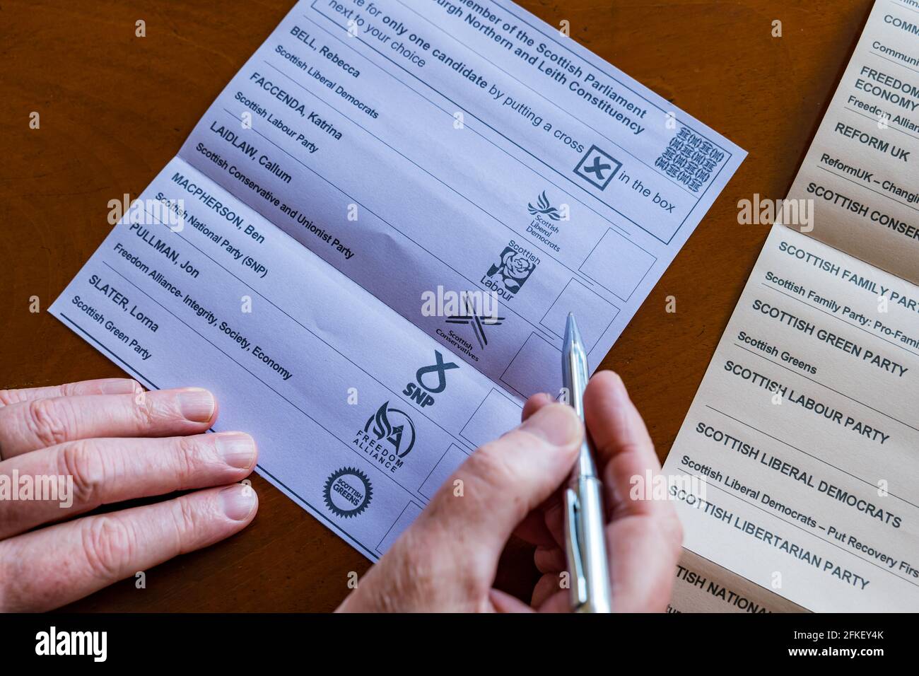 List of names on paper hi-res stock photography and images - Alamy