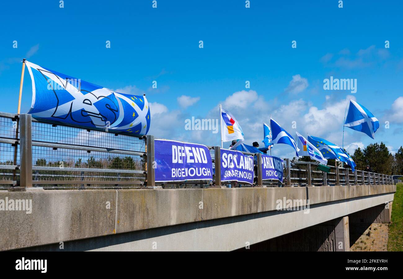 Scottish flags hi-res stock photography and images - Alamy