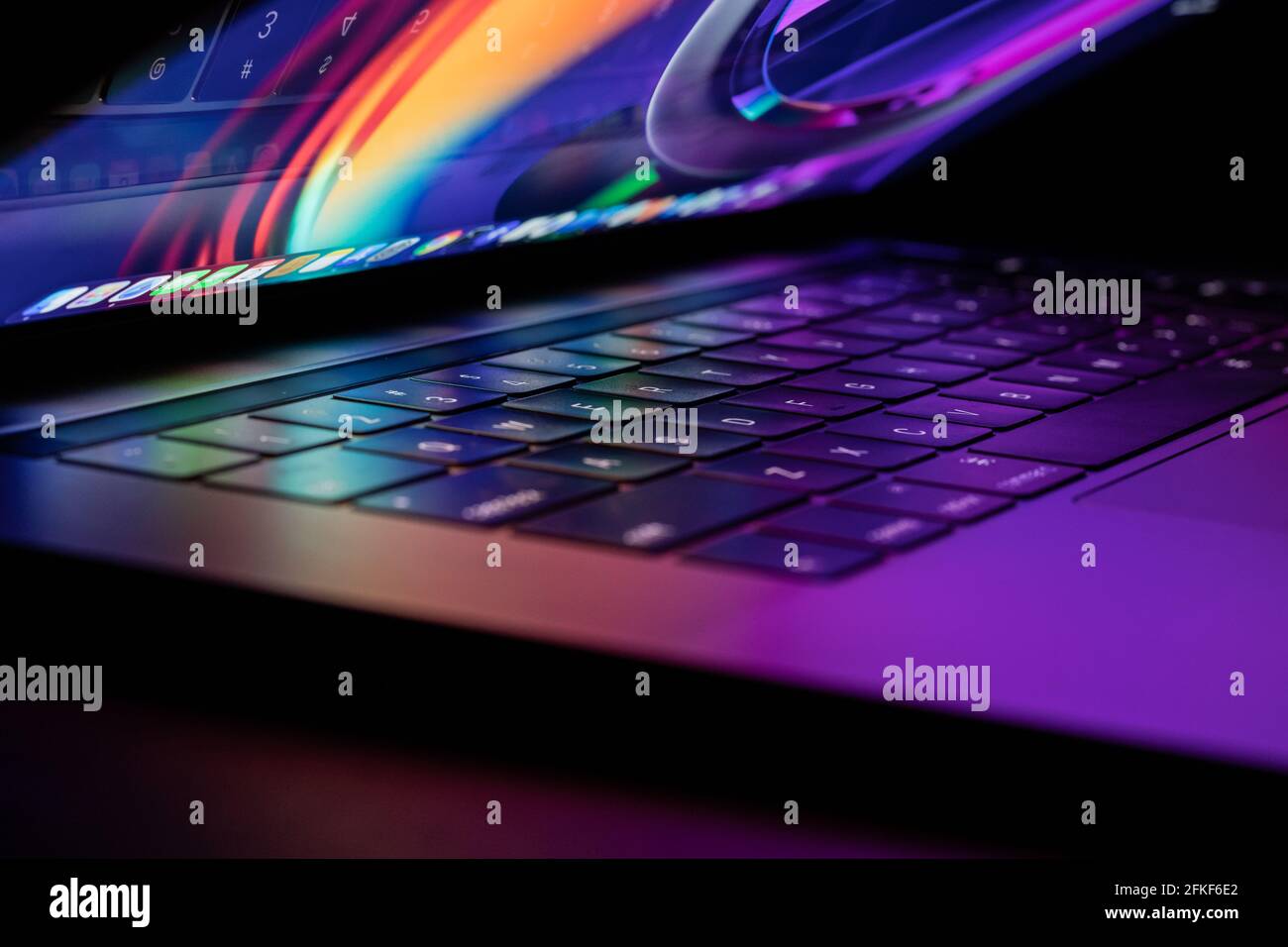 Laptop keyboard apple qwerty hi-res stock photography and images - Alamy