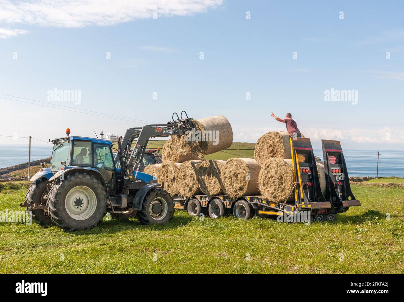 Hay loader hi-res stock photography and images - Alamy