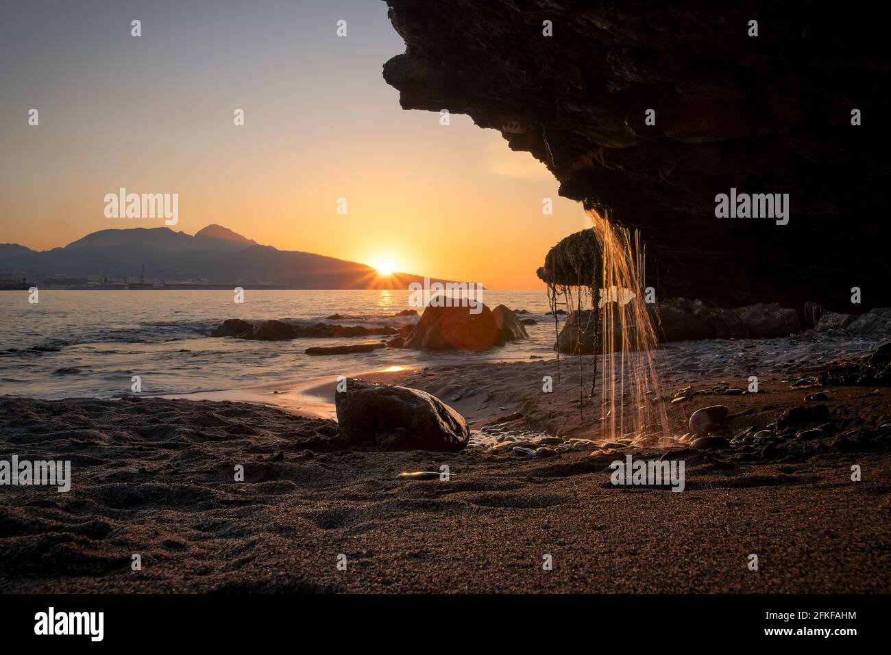 People falling from the sky hi-res stock photography and images - Alamy