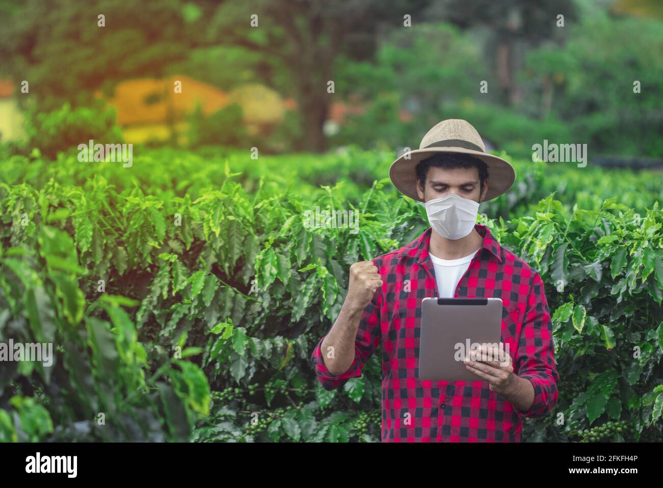 Covid pandemic mask hi-res stock photography and images - Alamy