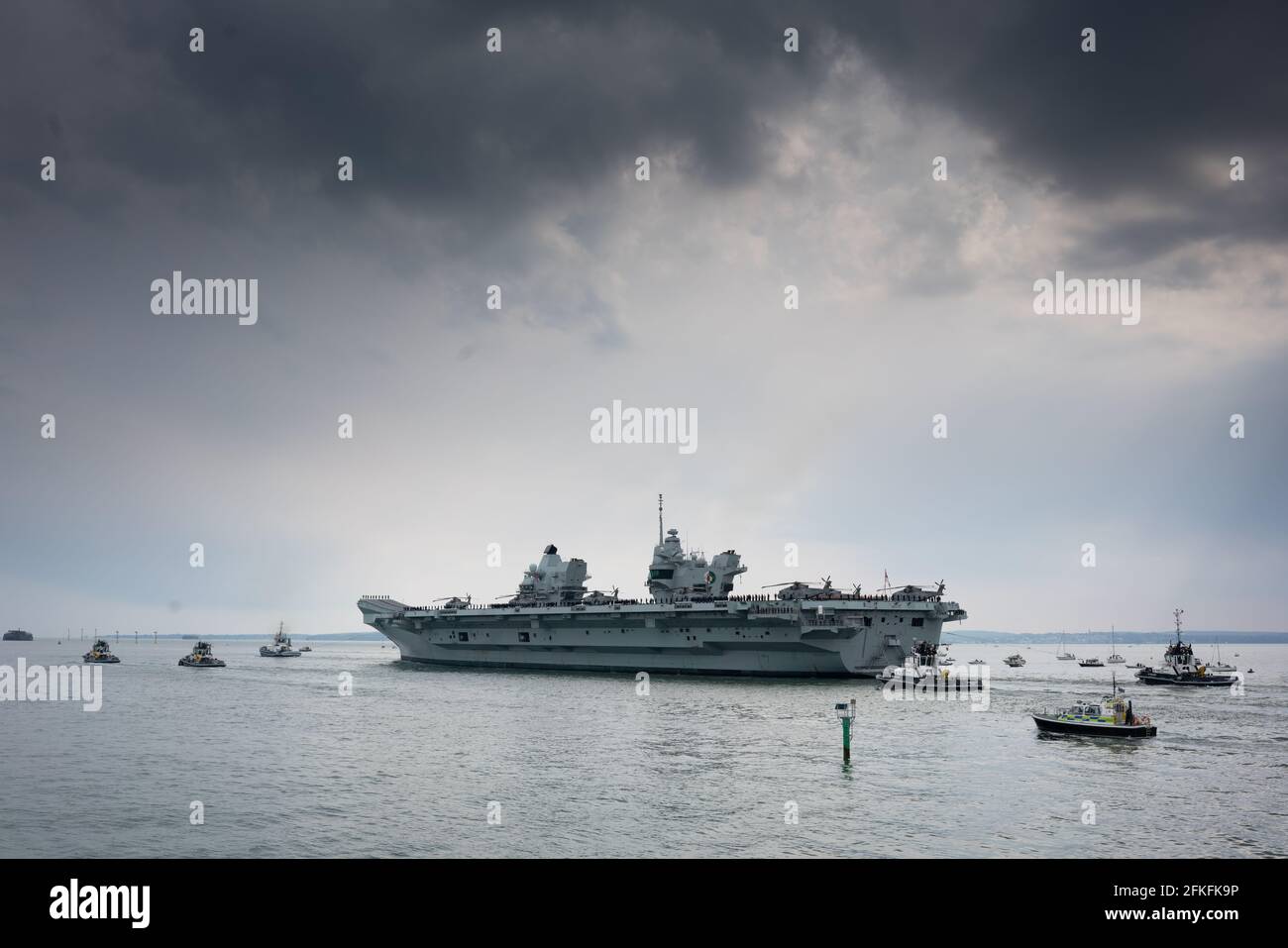 HMS Queen Elizabeth heading to the Mediterranean and Asia Pacific as ...