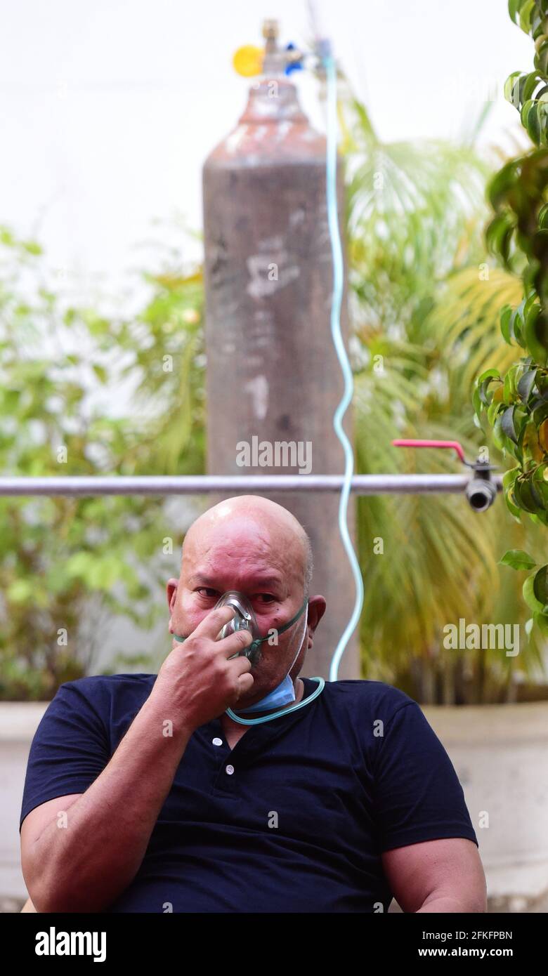 Two dead bodies hi-res stock photography and images - Alamy