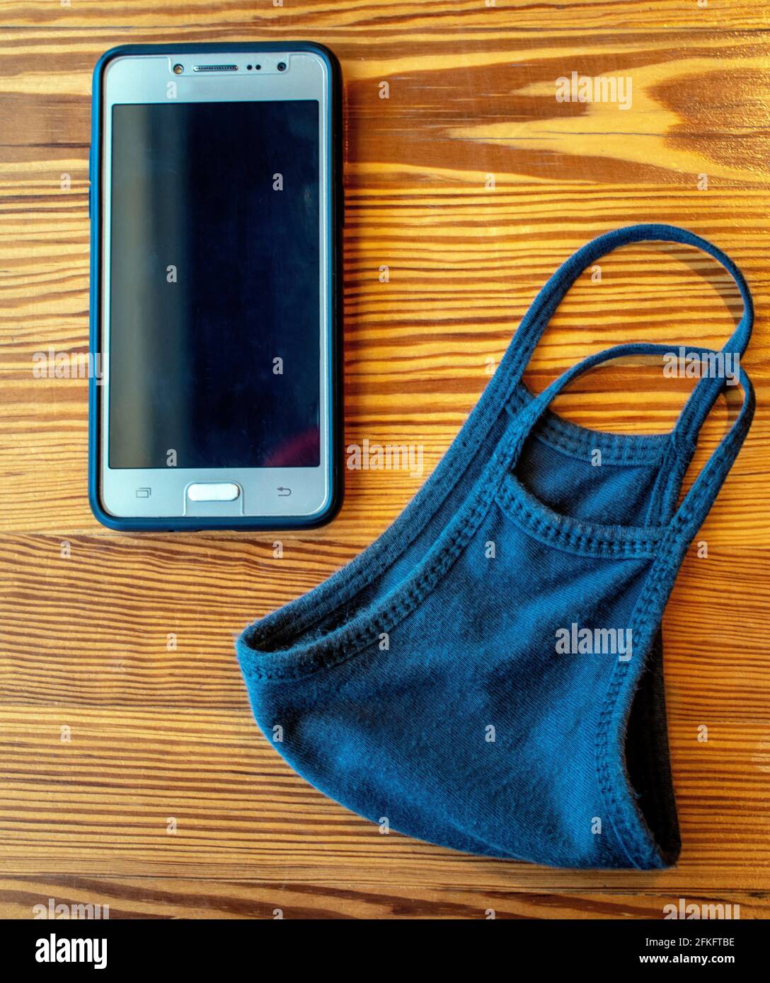 3g and mask hi-res stock photography and images - Alamy