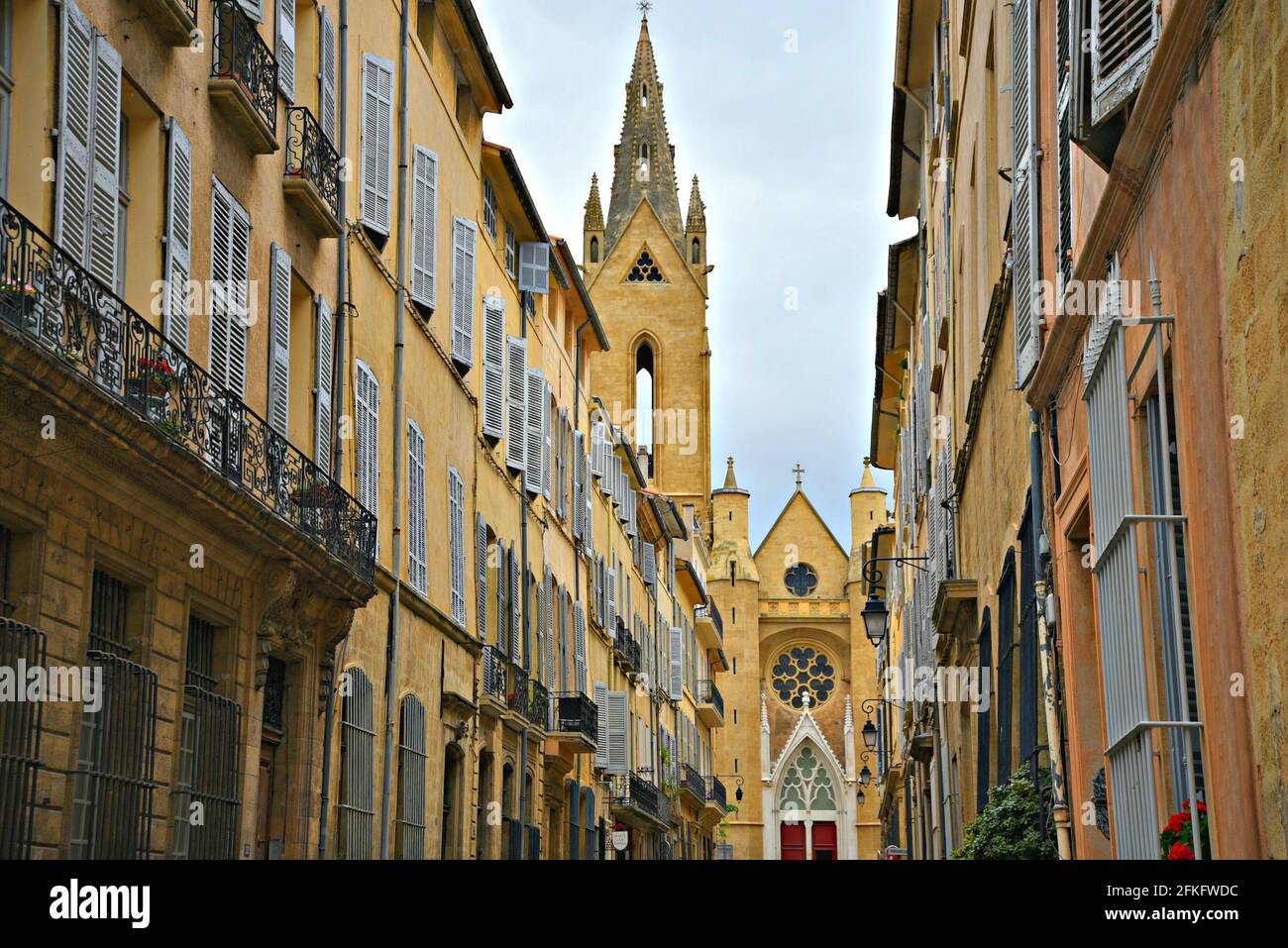 Panoramic view of Saint-Jean-de-Malte and the surrounding Provençal ...