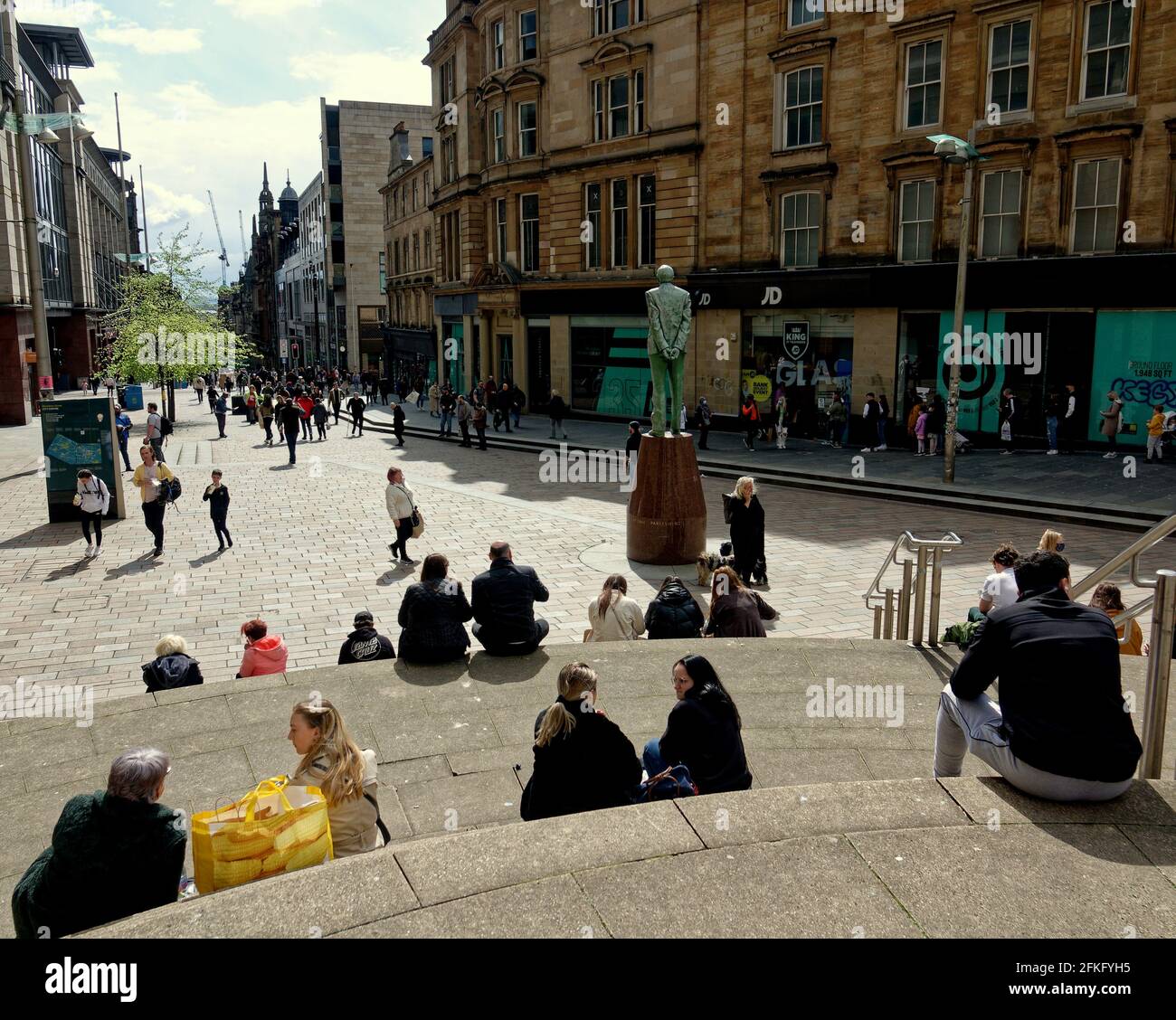 Glasgow, Scotland, UK. 1st May, 2021. UK Weather: Sunshine saw very ...