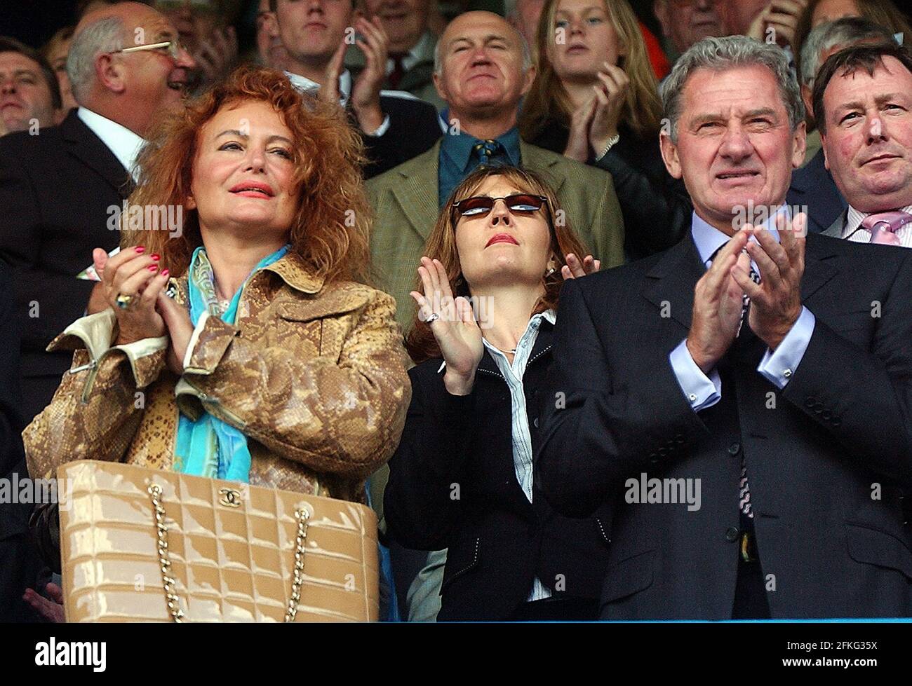 PORTSMOUTH V FOREST. MILAN MANDARIC AND HIS WIFE. PIC MIKE WALKER 2002 ...