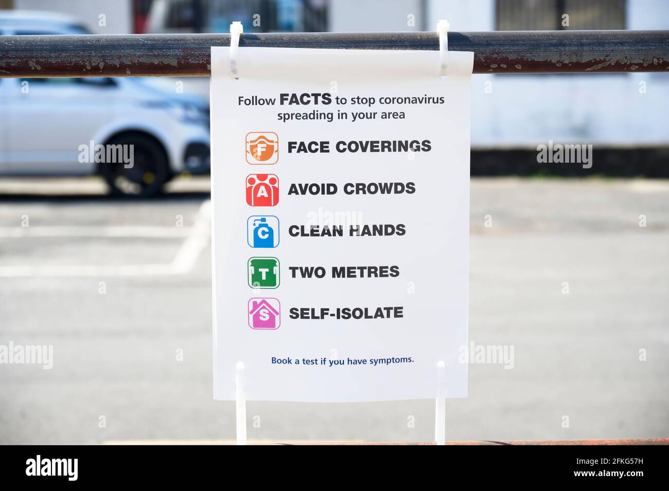 Social distancing sign shop customers to respect and stay safe Stock ...